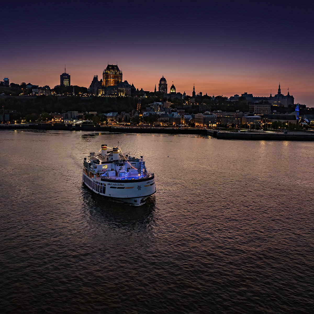 Souper-croisière Noël au large à Québec | Croisières AML